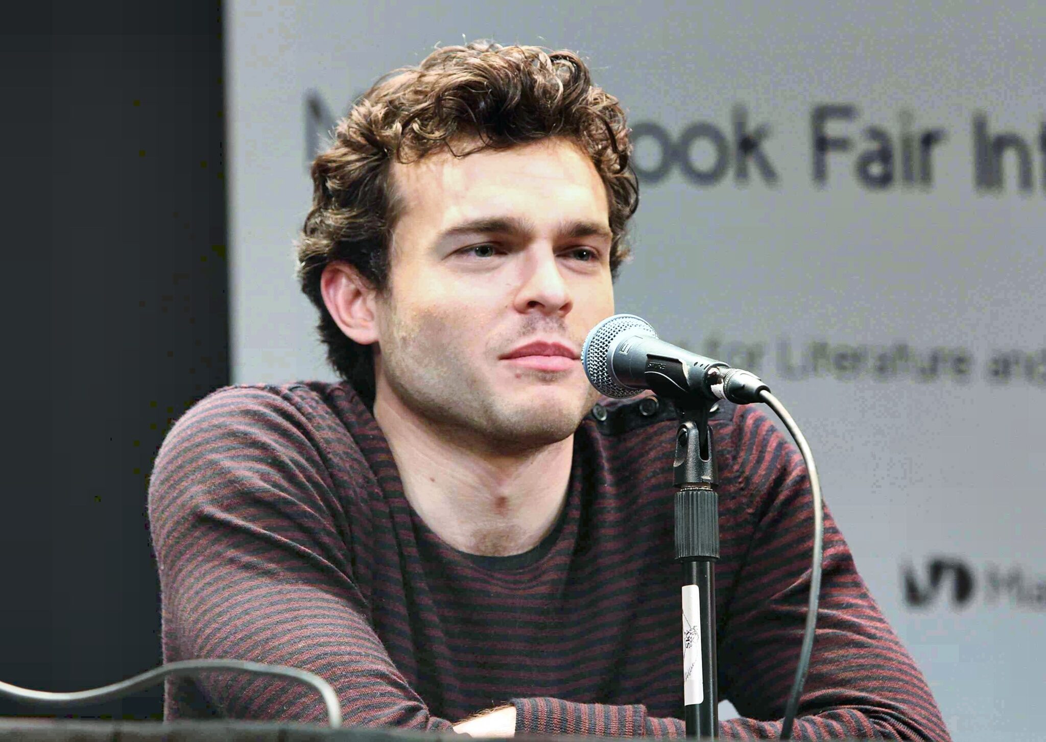 Alden Ehrenreich Dipilih Sebagai Watak Han Solo Untuk Filem Terbaru ...