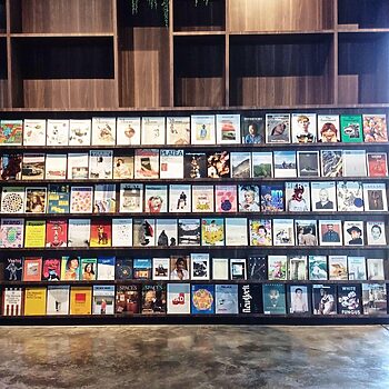 'Ink Library' Kafe Tema Basikal Yang Menarik Di Puncak Alam