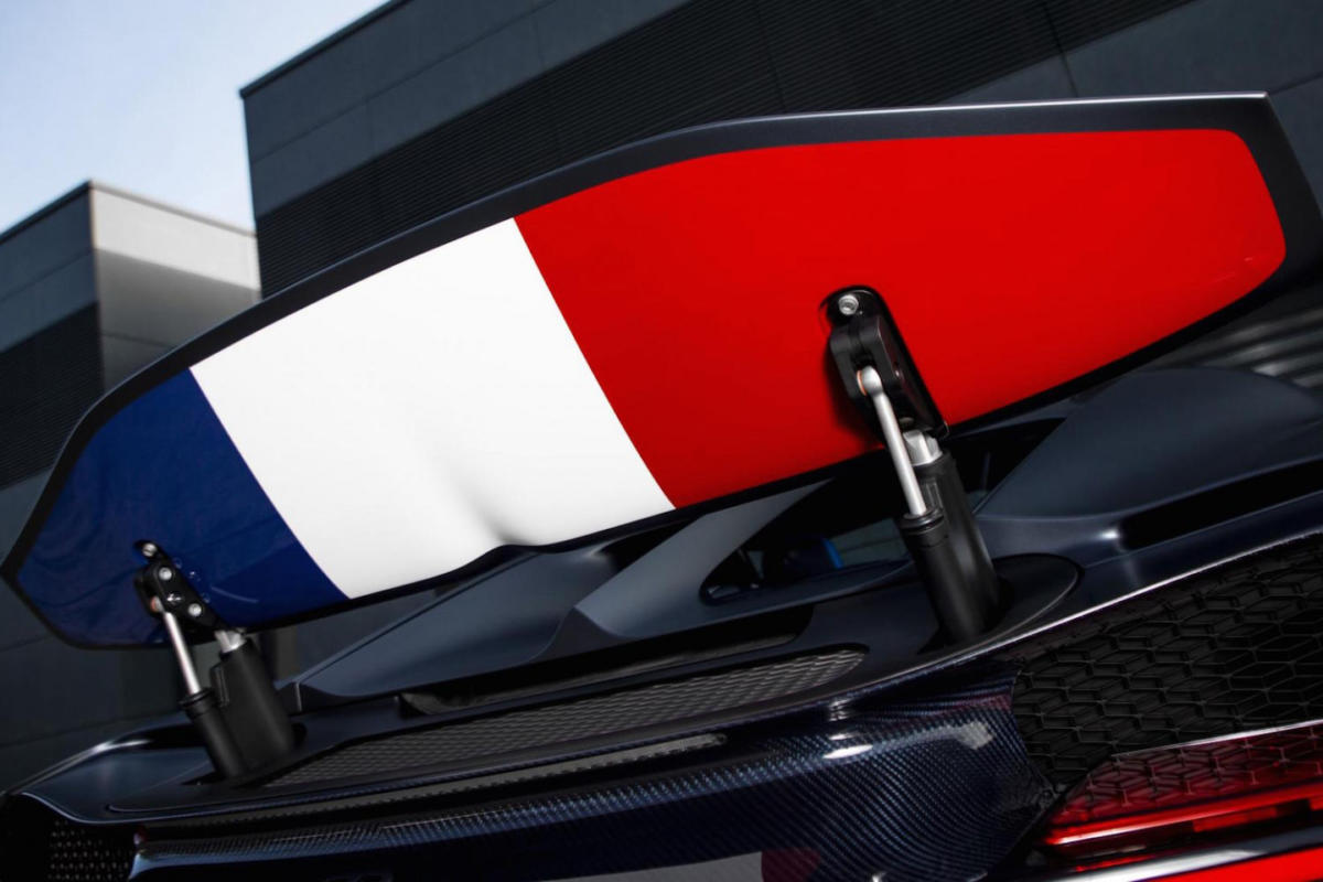 Bugatti Hasilkan Model Khas Chiron Sport '110 ans Bugatti' Sempena ...