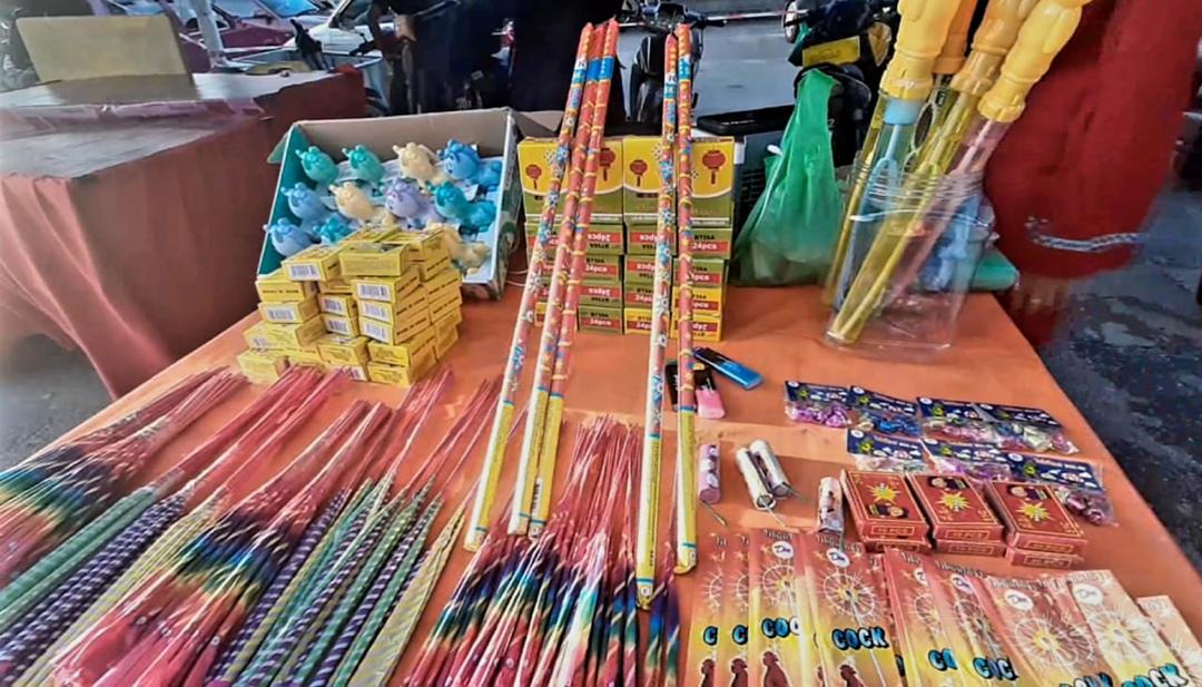 Wanita Tersilap Makan Mercun, Meletup Dalam Mulut