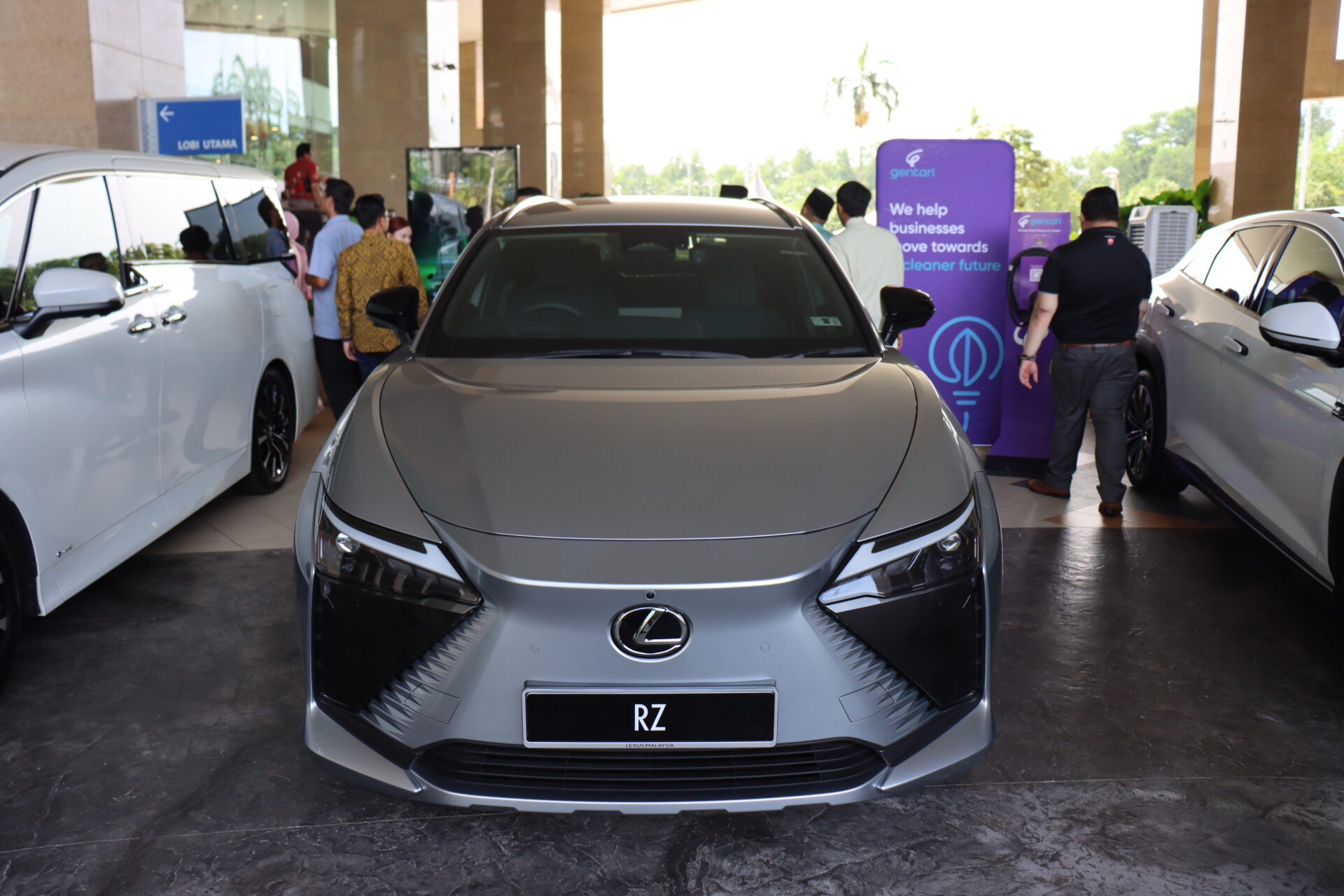 UMW Toyota Jalin Kerjasama Strategik, Serah Barisan Kereta ...